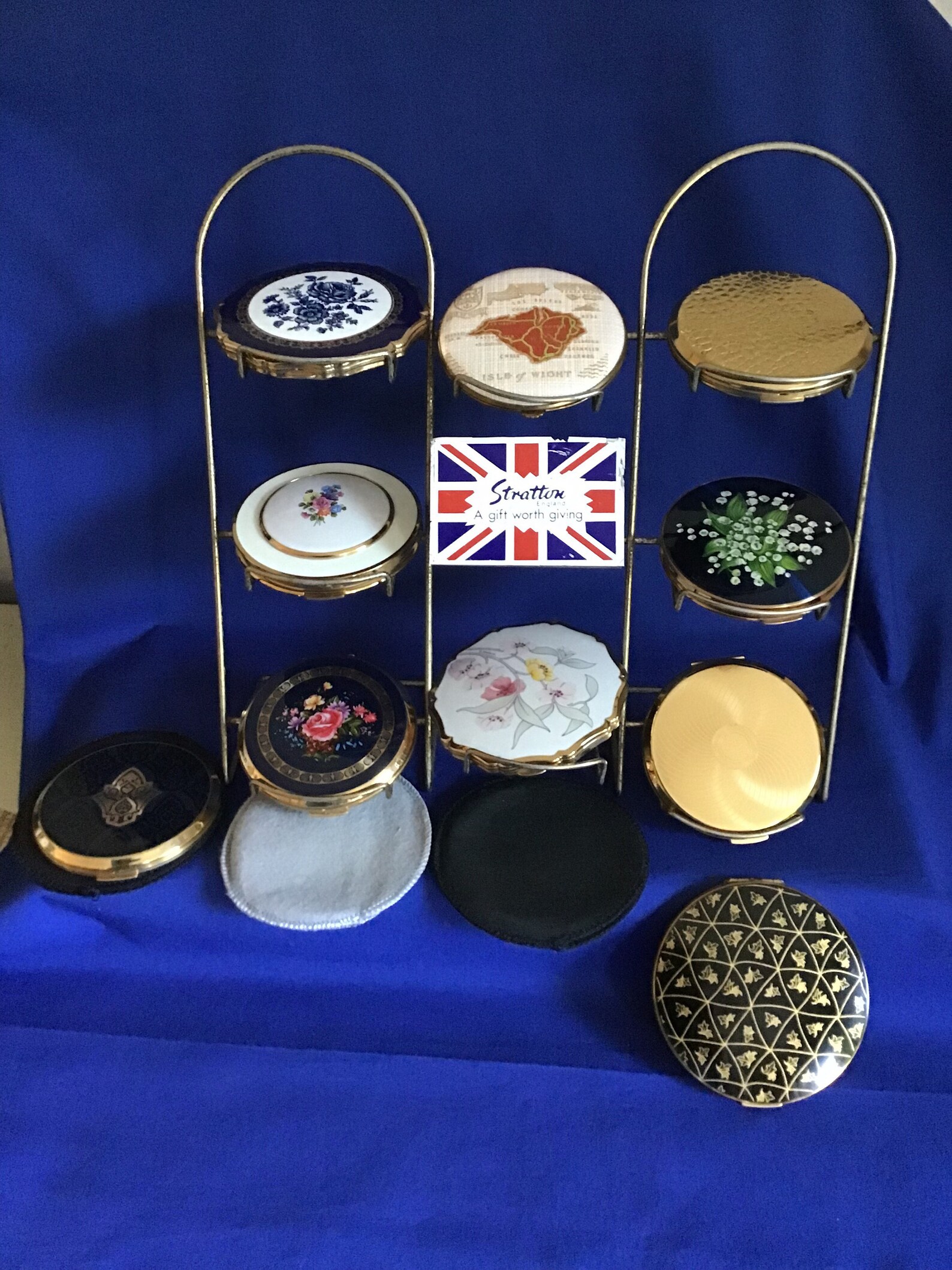 Vintage yardley Powder Compact. Flower Seller. - Etsy UK