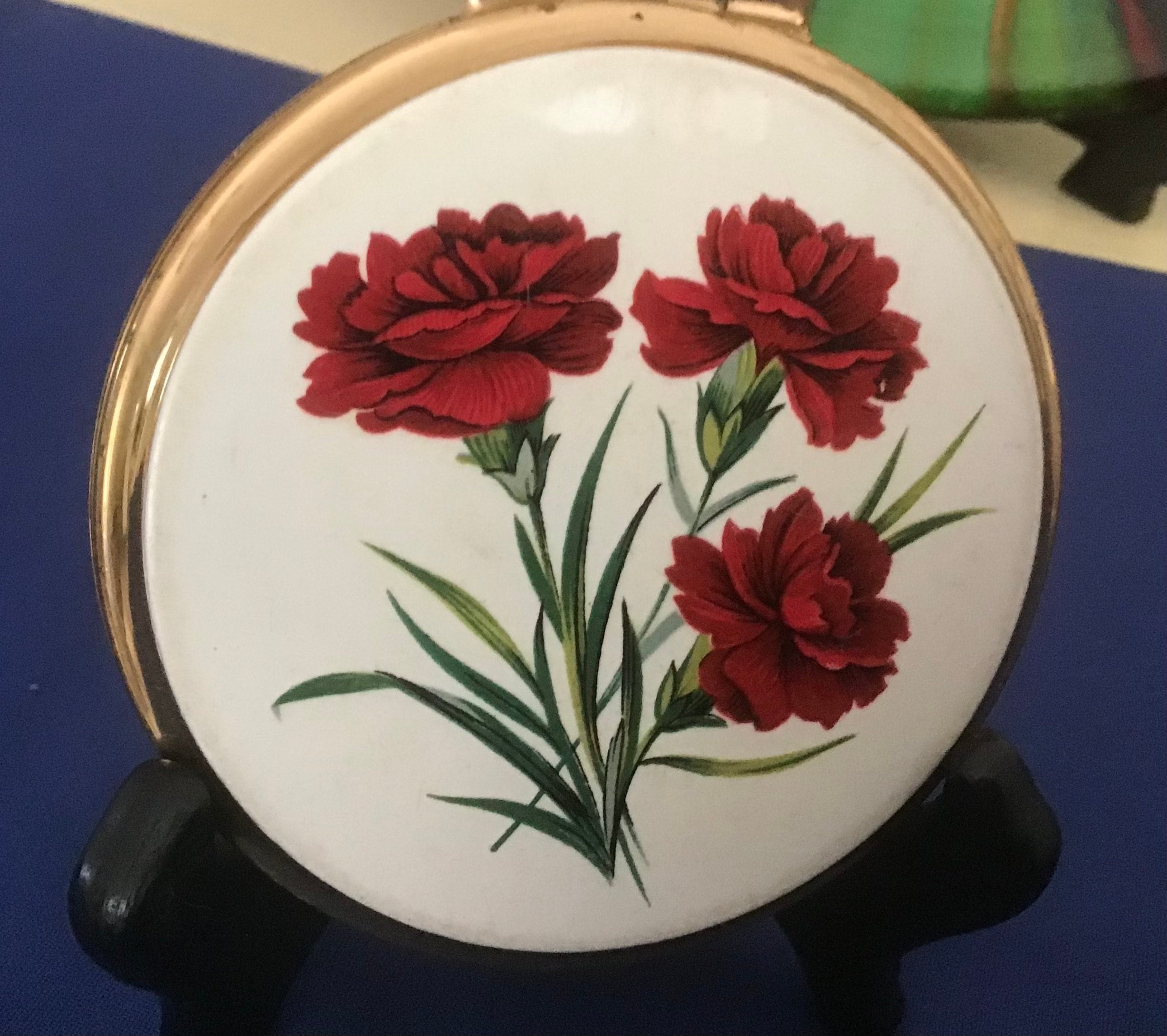 Beautiful Stratton Compact With Gorgeous Carnation Motif. Era 1960's/70 ...