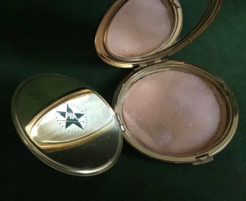 Vintage Powder Compact. Era 1970's/ 1980 's. Marked - Etsy