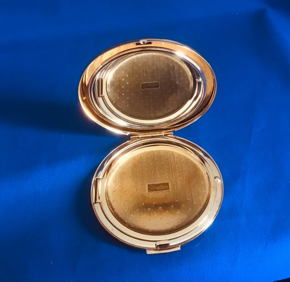 Stratton Powder Compact. Featuring the Queen Mother. Era 1950’s/1960’s ...