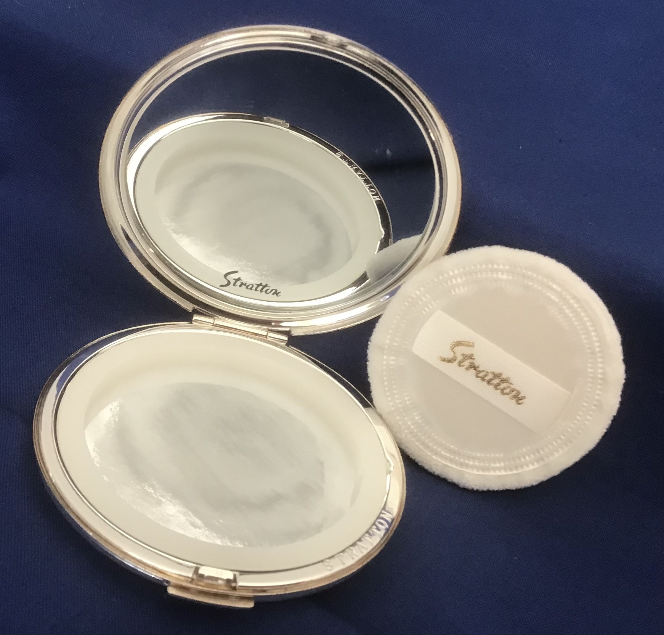 Stratton Powder Compact. Era 1980’s. Vintage. Collectible. Good Vintage ...