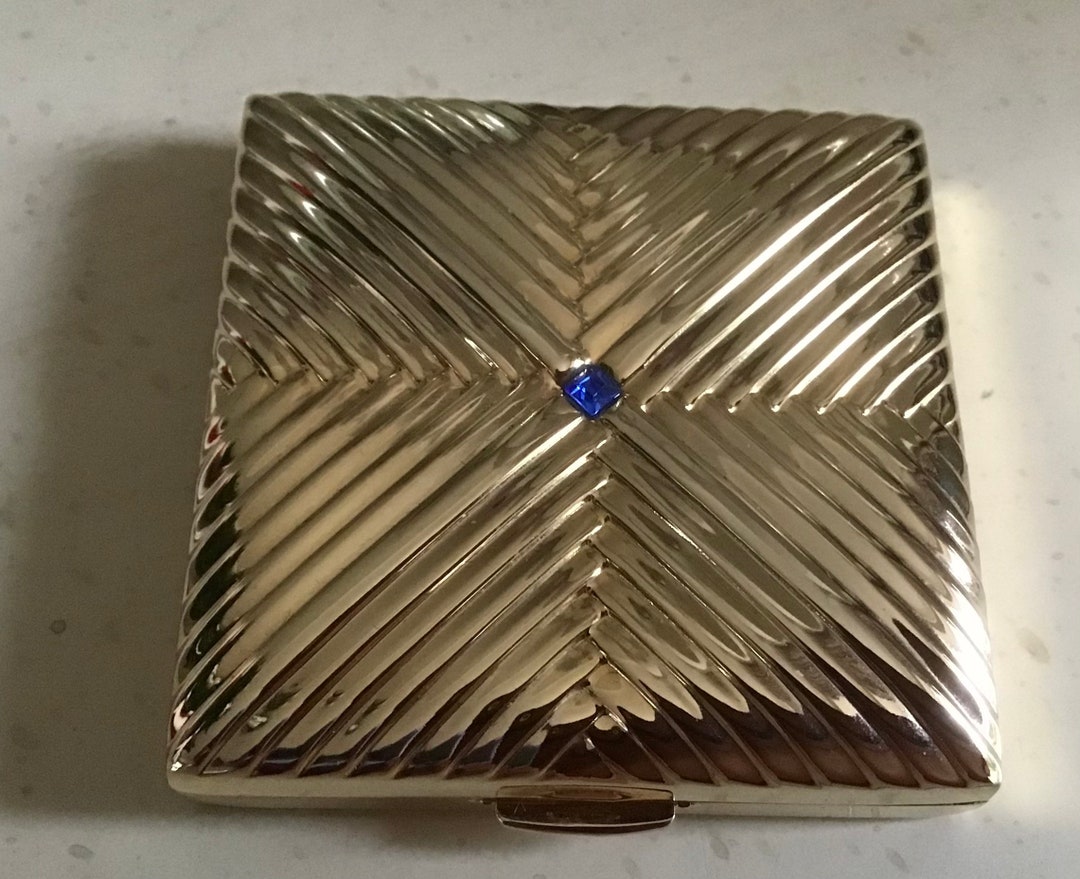 Estee Lauder Powder Compact. Gold Tone Metal. Great Condition ...