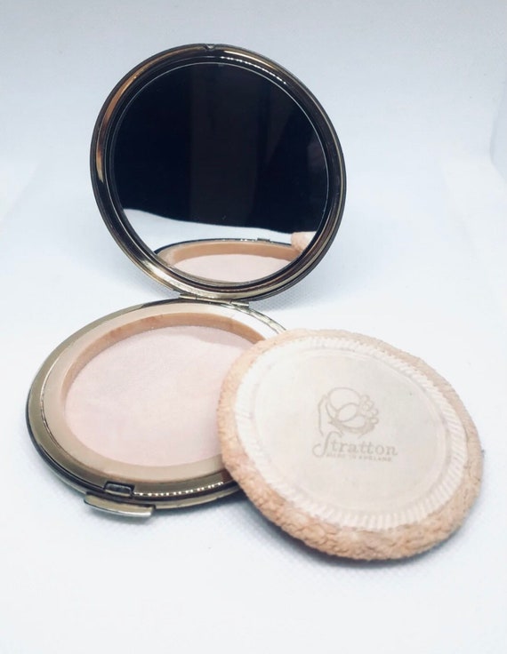 Beautiful Stratton Compact. Art Deco. Era 1970's. In … - Gem