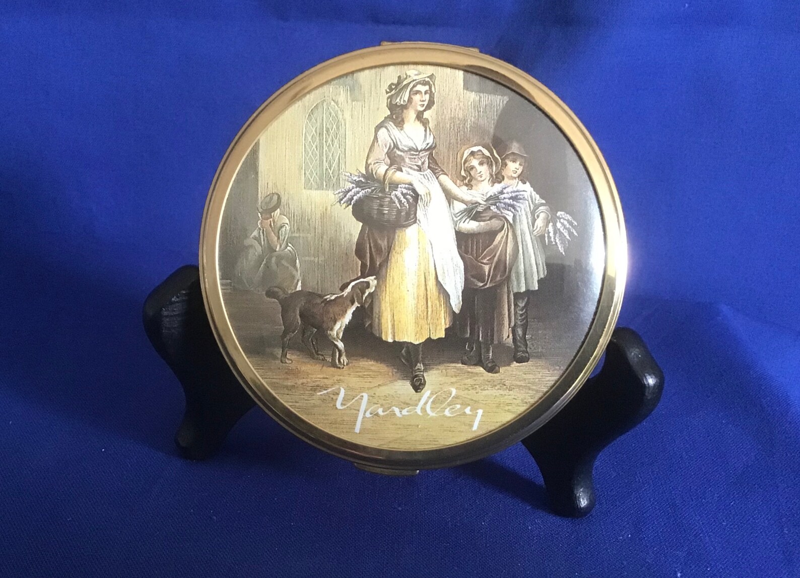 Vintage yardley Powder Compact. Flower Seller. - Etsy UK