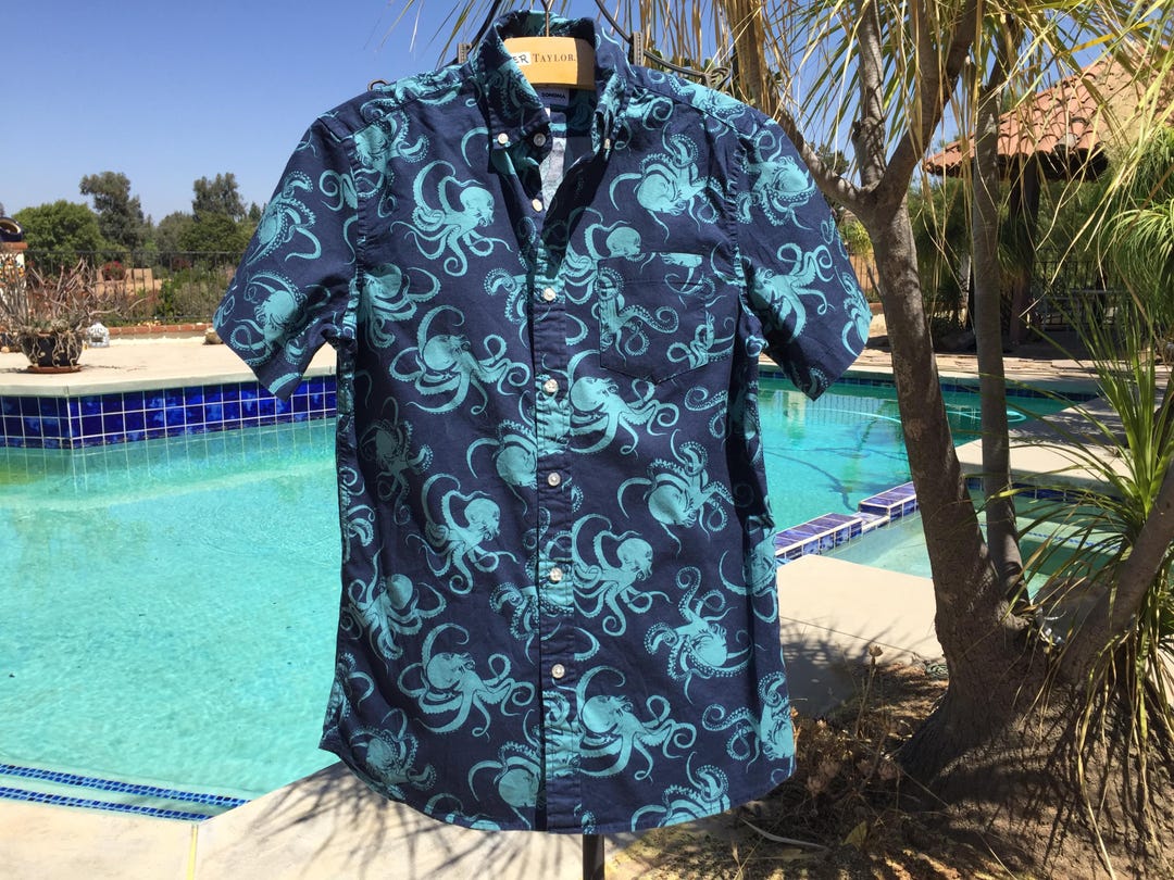 OCTOPUS MOTIF Short Sleeve Button Down Shirt Sz Small Perfect for ...
