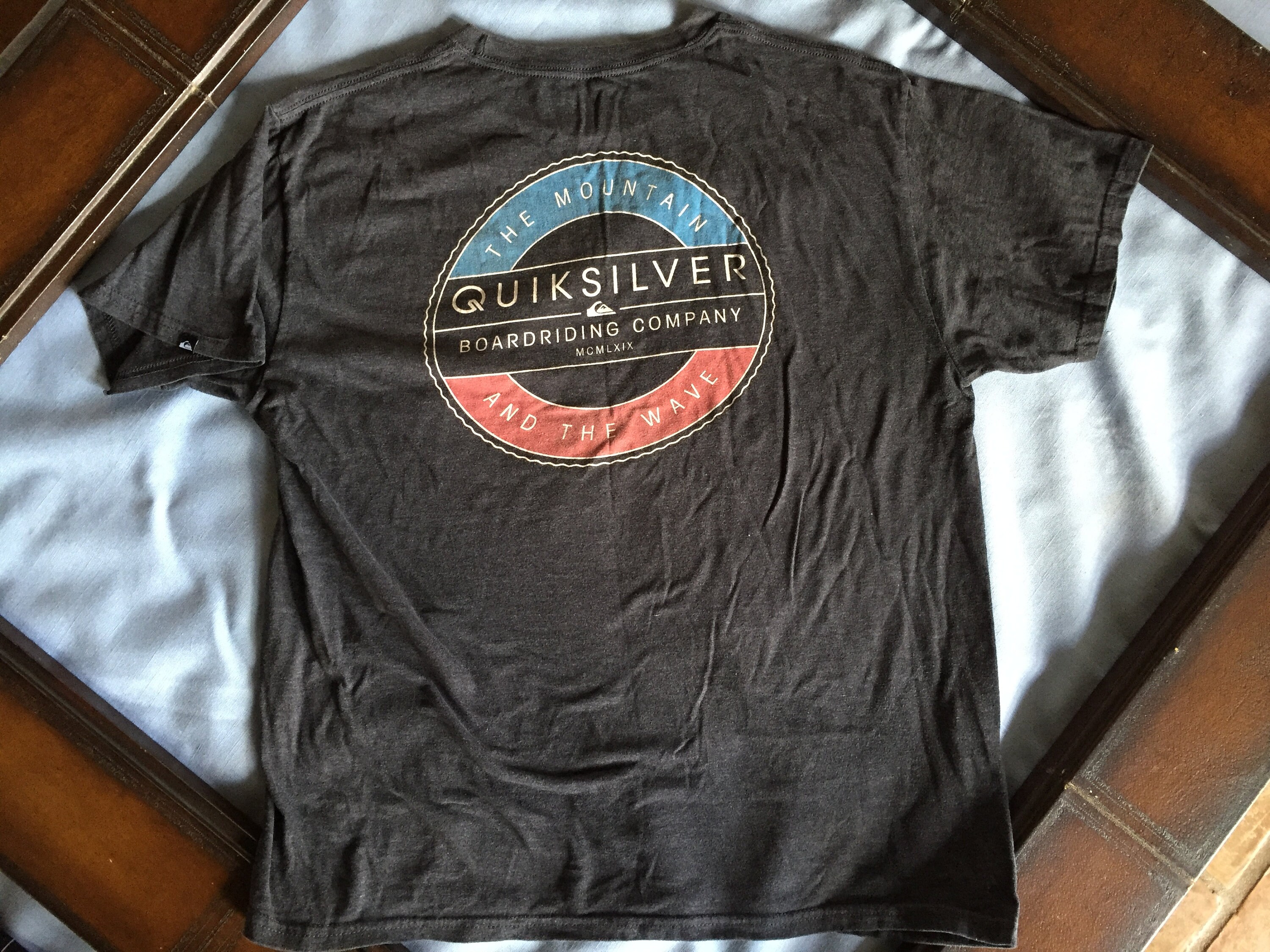 Quiksilver Shirt Logo