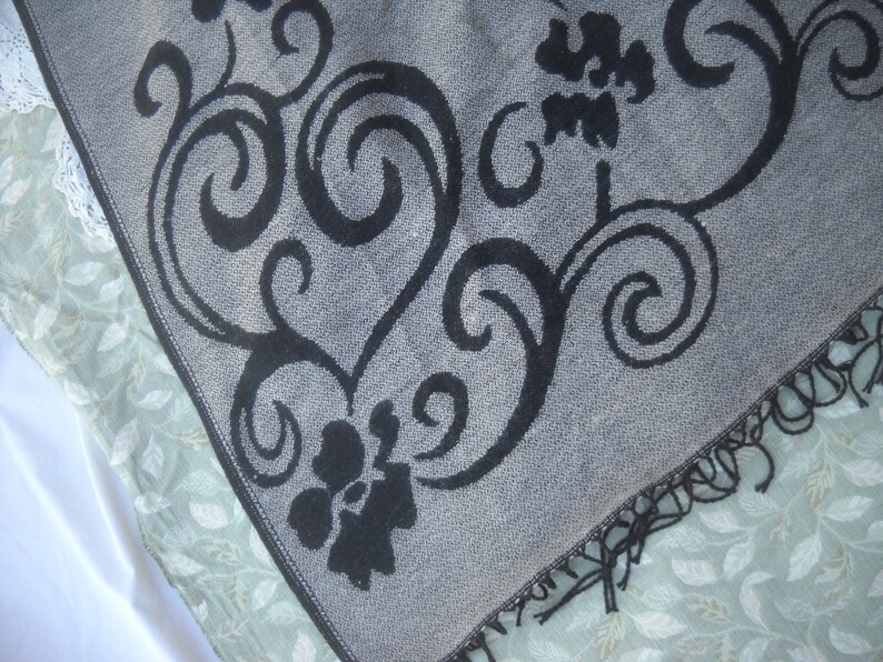 Reversible Shawl With Floral Contrasting Design Made of SOFTEST 50% ...