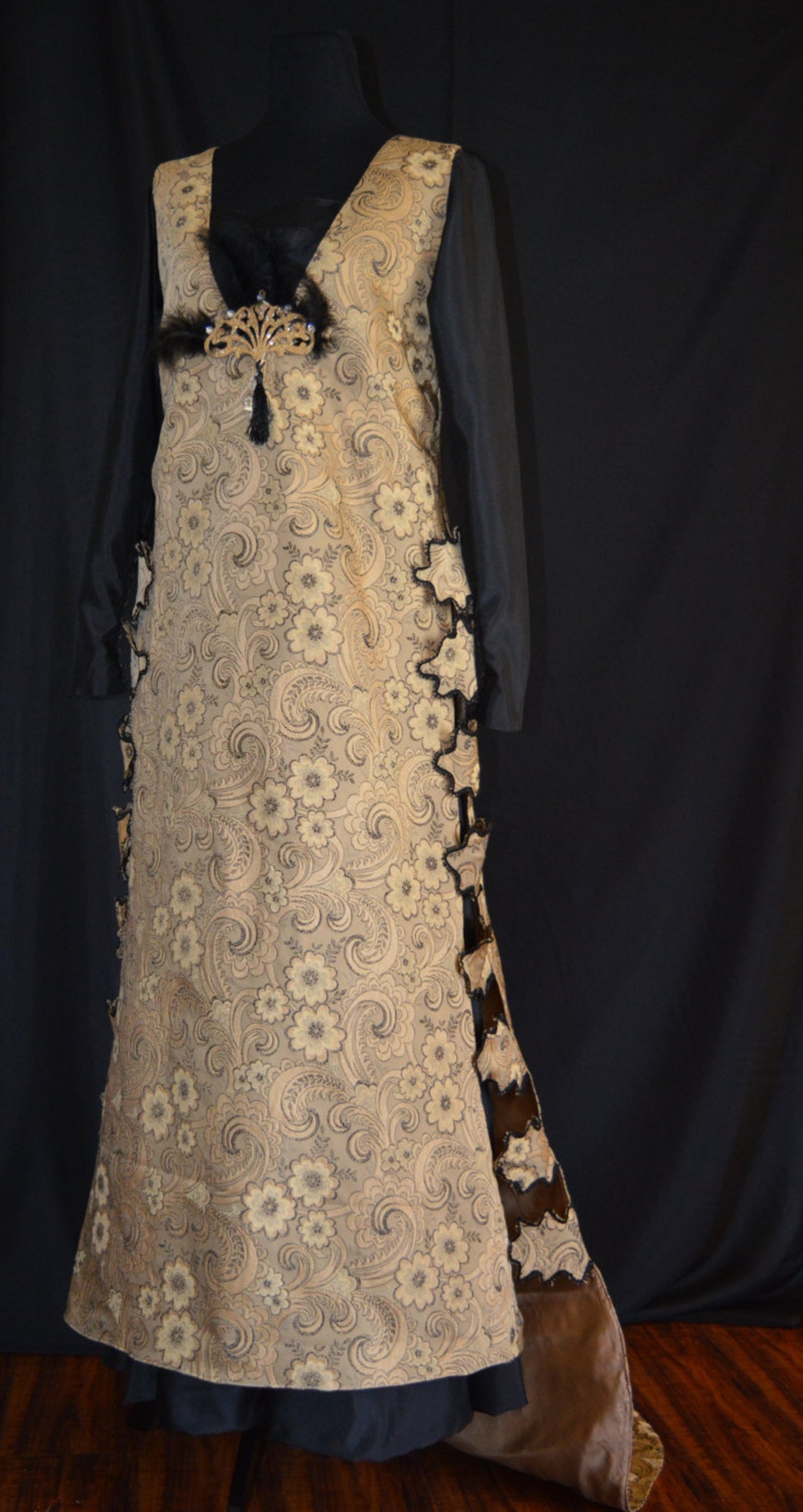 READY TO SHIP Renaissance Dress With Dagged Hem, Handmade Woman Costume ...