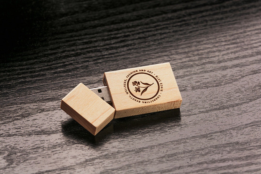 Set of 100 Wooden Maple USB Flash Drive 2.0 - Personalized Custom ...