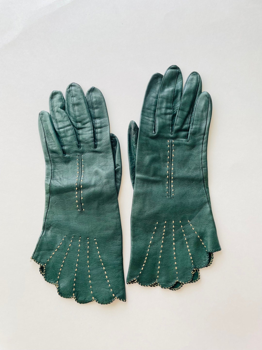 1950s Dark Green Leather Scalloped Gloves | 50s Olive Green Leather ...