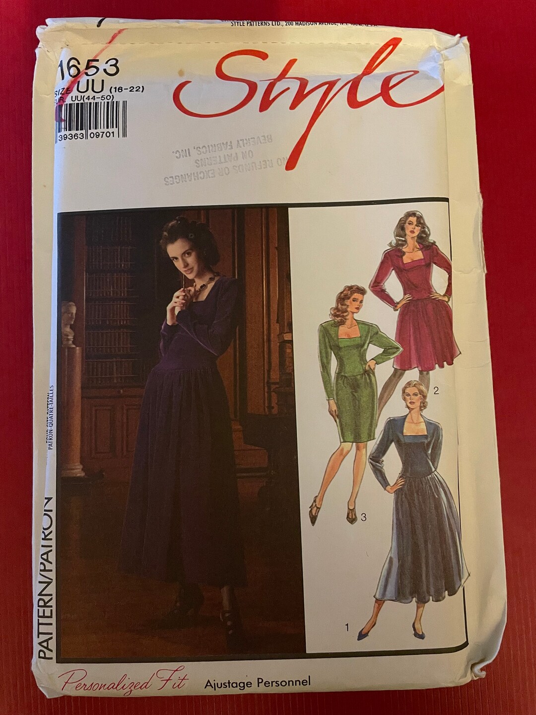 Style 1653 Pattern UNCUT 1980s Vintage High Neckline Square Neck Fitted ...