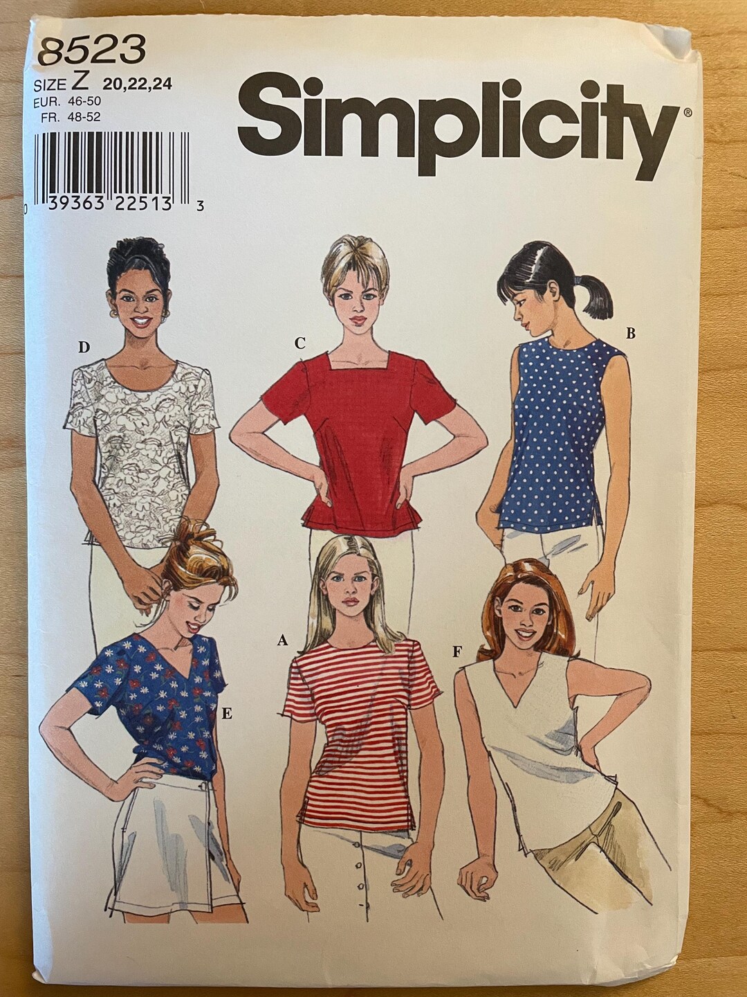 Simplicity 8523 Pattern UNCUT V Square Scoop Round Neck Pullover Top ...