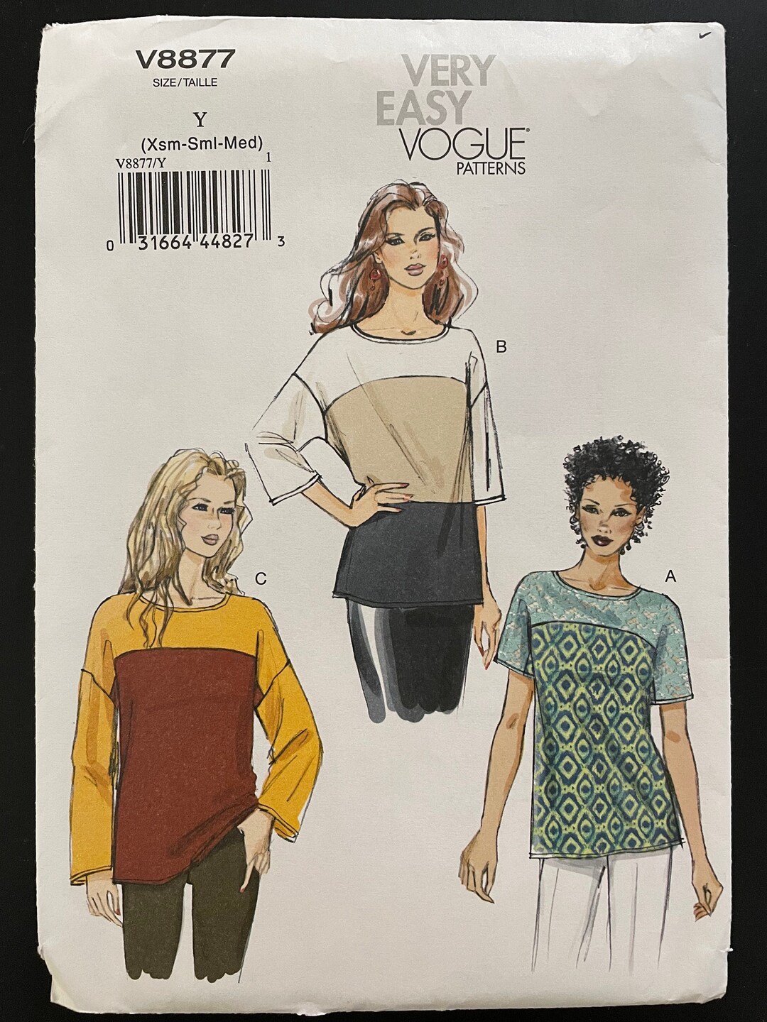 Vogue V8877 8877 Pattern UNCUT Very Easy Yoked Top Dropped Shoulder ...
