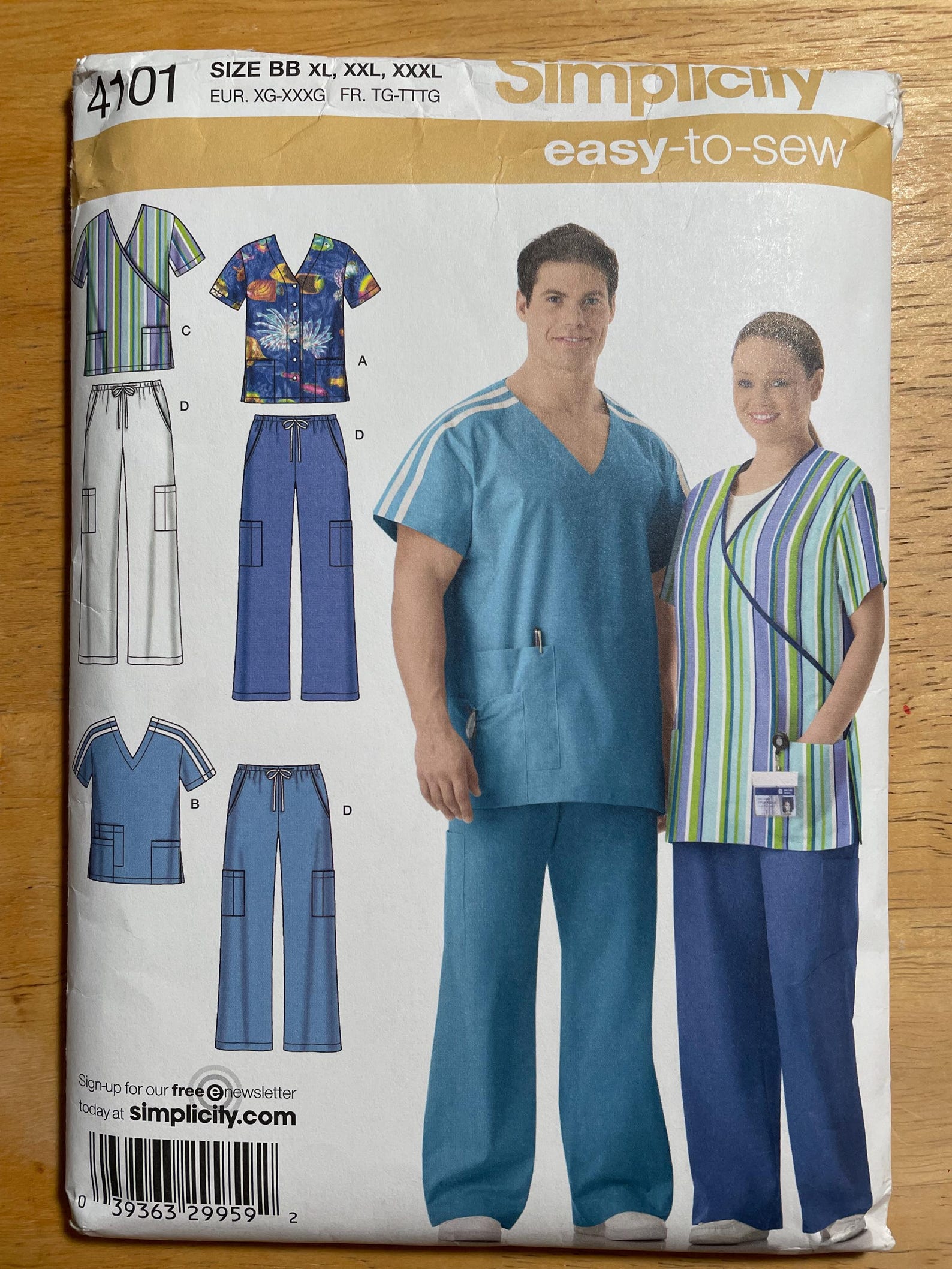 Simplicity 4101 Pattern UNCUT Easy Men's Womens Medical Scrubs V Neck ...