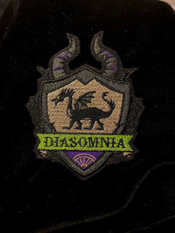 Sewing Twisted Wonderland Pomefiore cosplay patch Fiber Arts Art ...