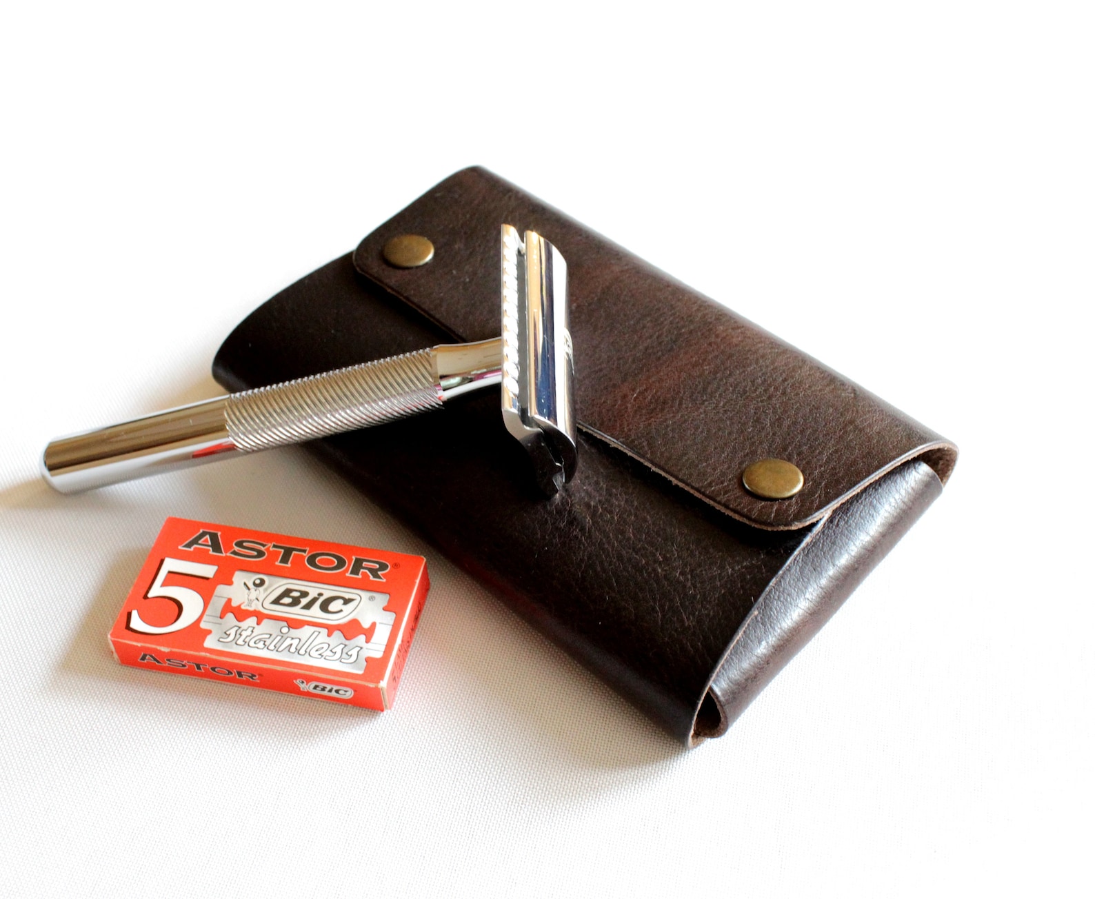 Handmade Leather Shaving Kit Holder, Grooming Gift for Men, Leather ...