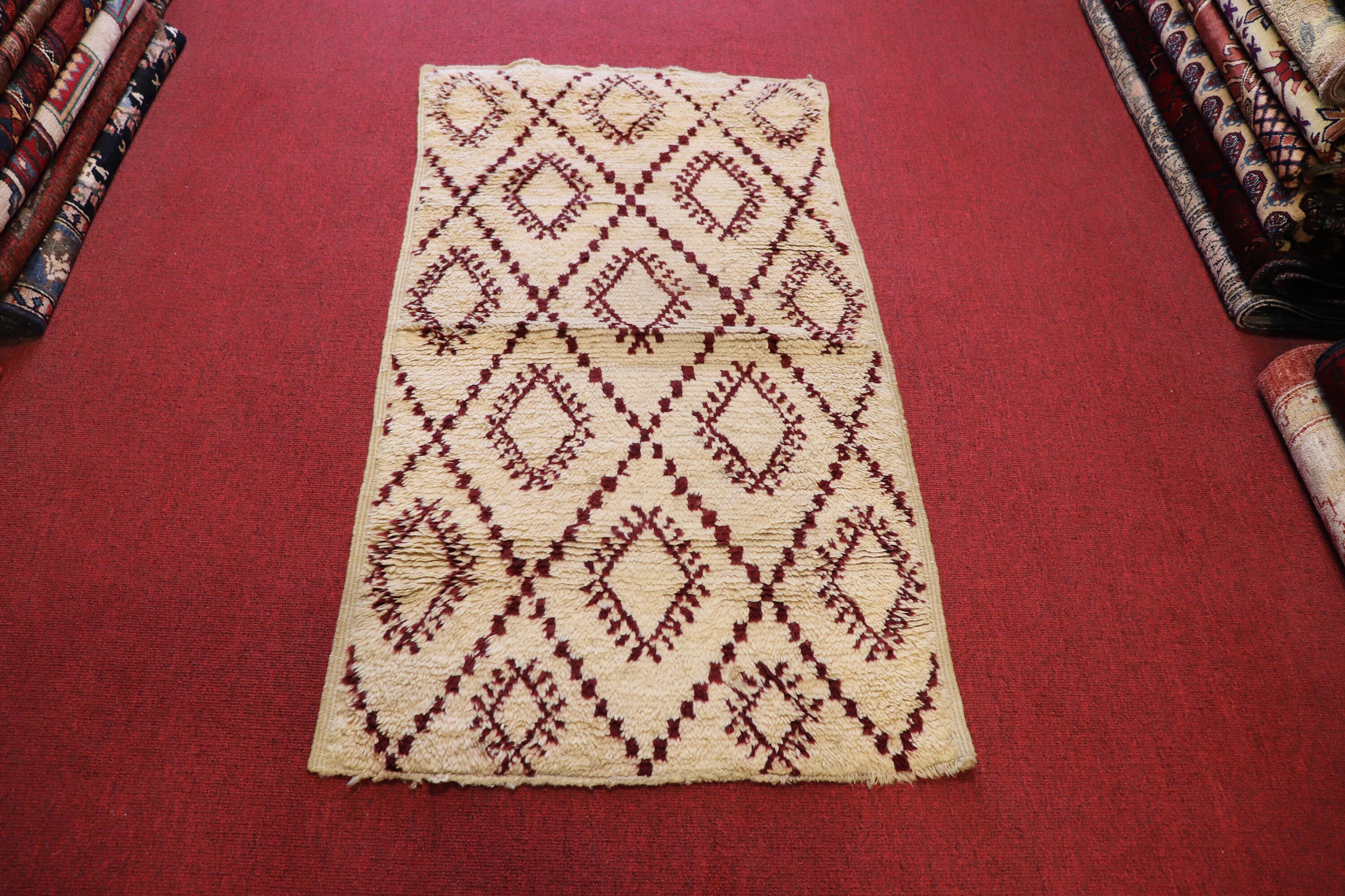 size-2-5-x-4-7-feet-vintage-small-thick-nomadic-moroccan-etsy