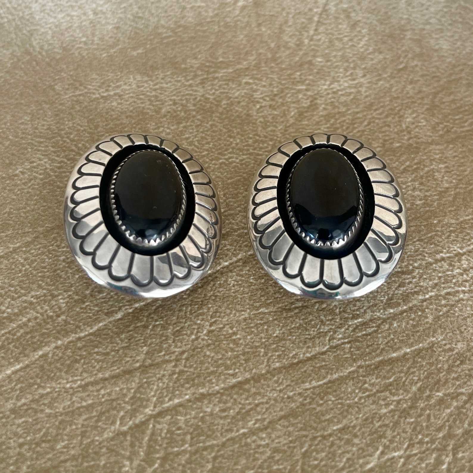 Tommy Jackson Traditional Navajo Shadowbox Sterling Silver and Onyx ...