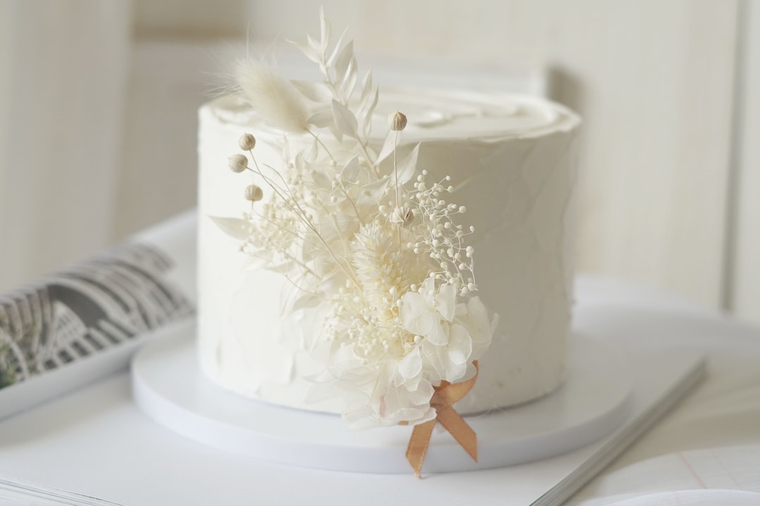 White Cake Topper - Dried Flower Cake Topper-flower Cake Topper-wedding ...