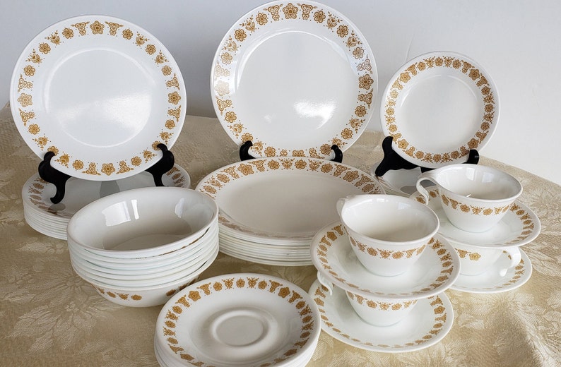Vintage Corelle Dinner Plates in the Butterfly Gold Pattern - Etsy