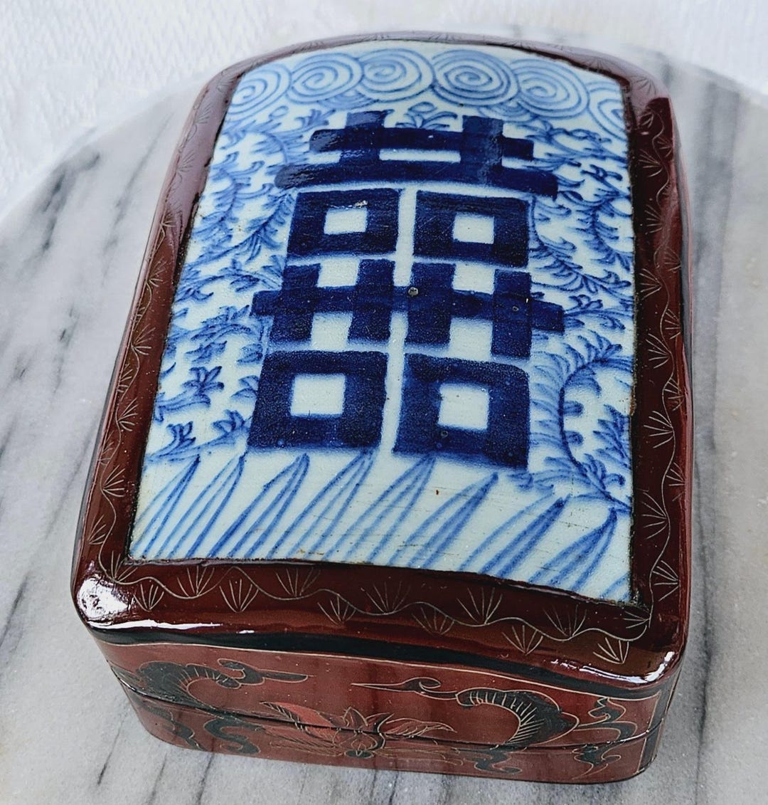 Vintage Chinese Lacquered Shard Box, Hand Painted Floral Designs and ...