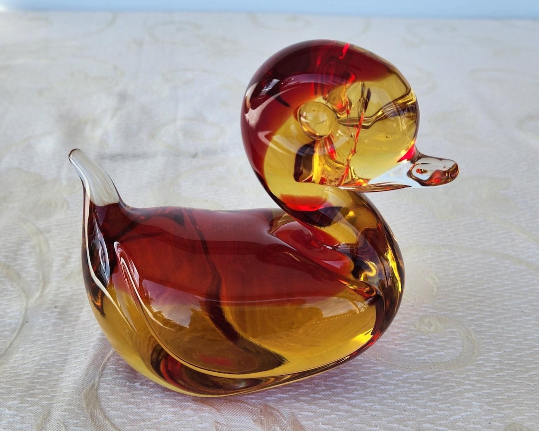 Solid Glass Duckling Figurine in Amberina Shades of Orange and Red ...