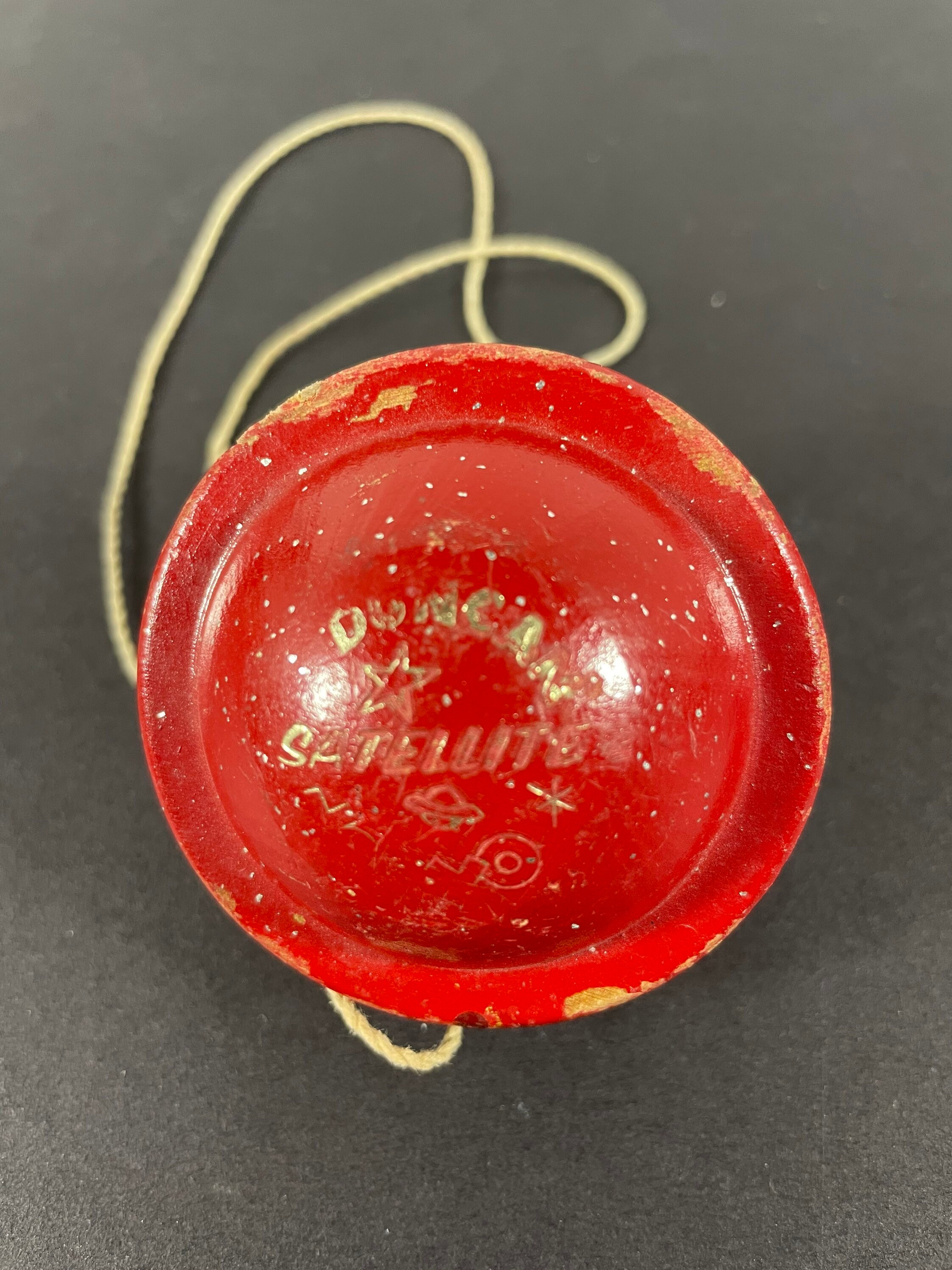 Duncan Vintage Wood Satellite YO-YO Red With Gold Sparkles. - Etsy