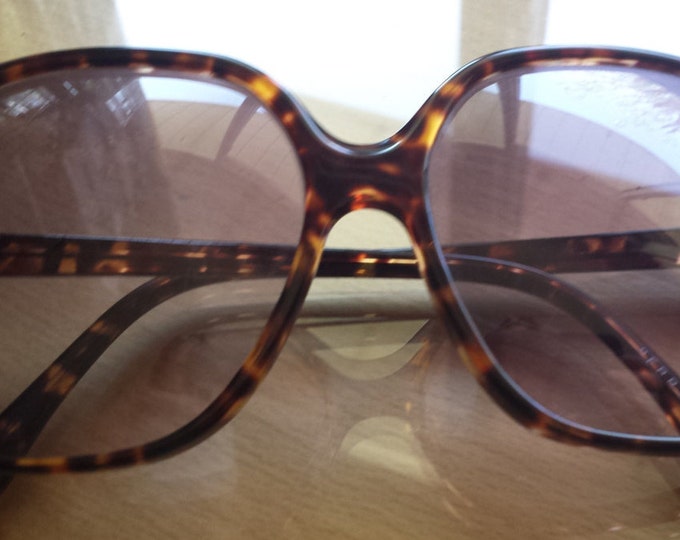 Perry Ellis Vintage Sunglasses Fine Tortoise Detail Dark Shades Mid ...