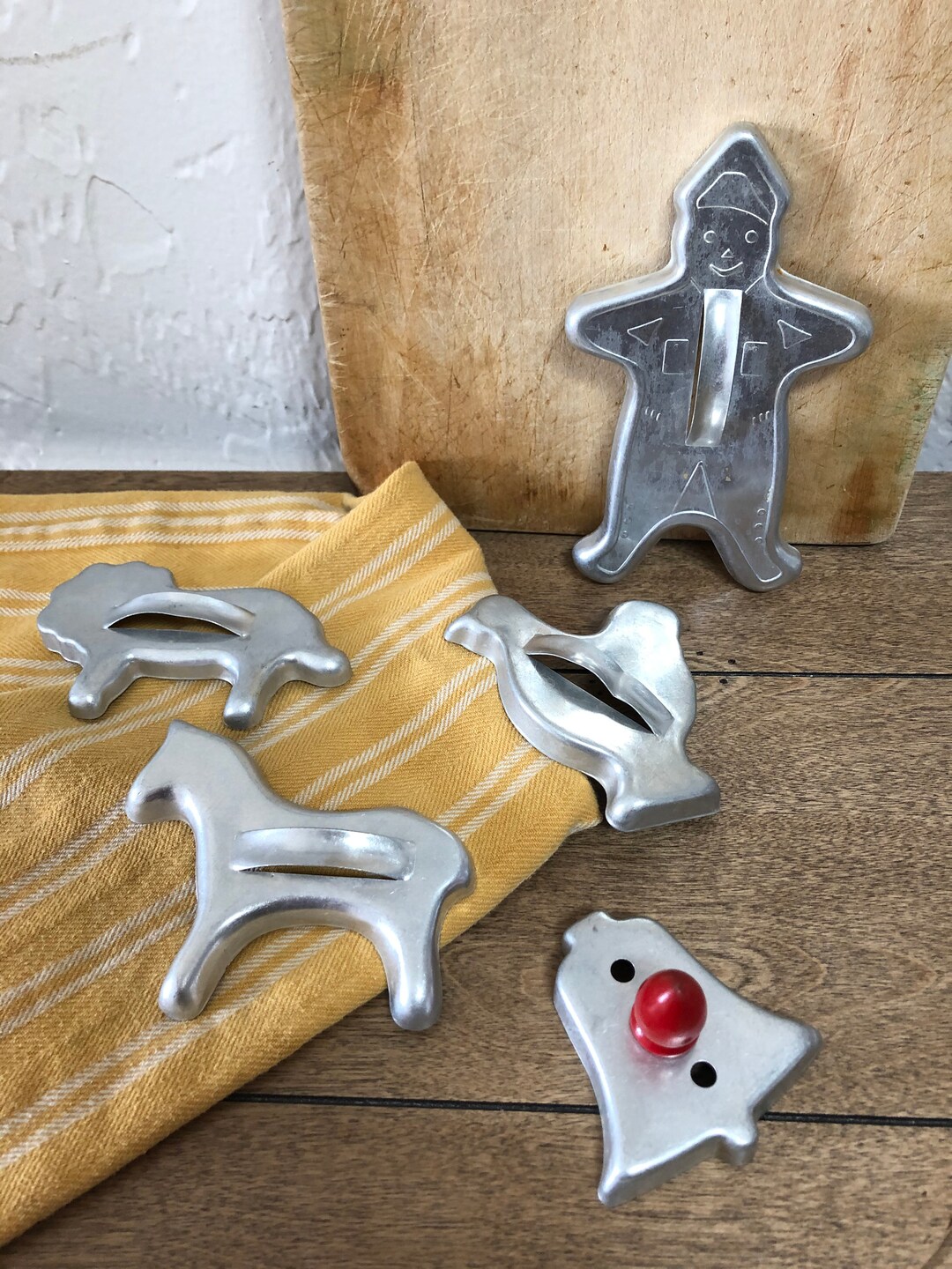 5 Vintage Metal Cookie Cutters With Handles 1950s, Gingerbread Man ...