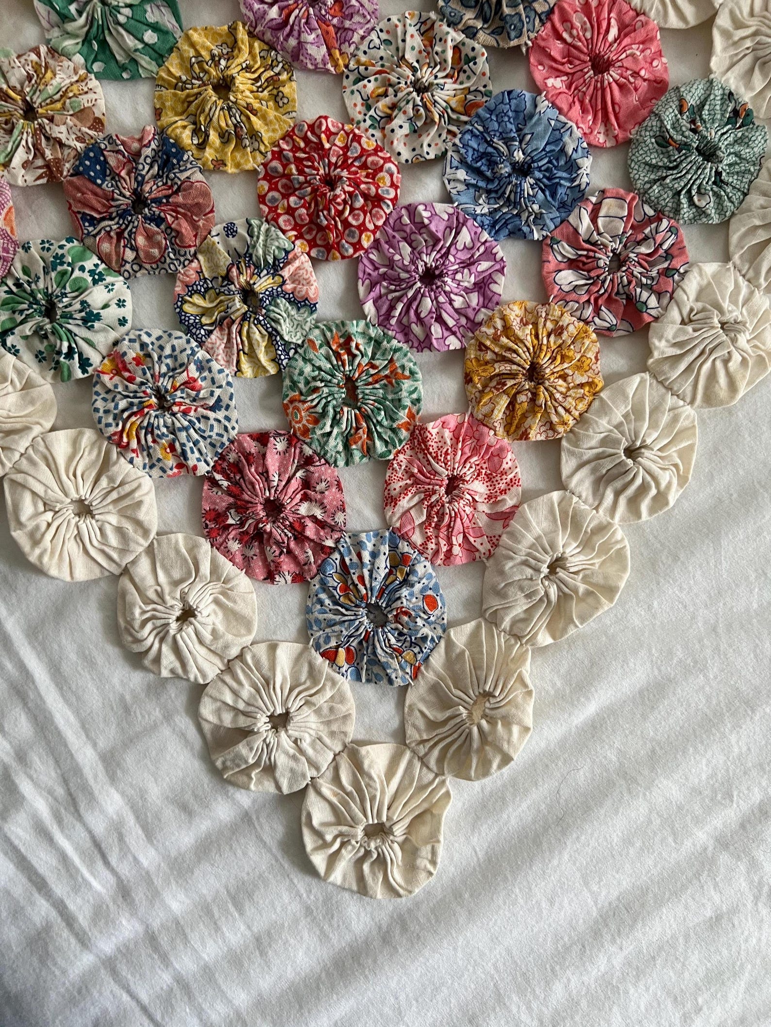 RARE Vintage Yoyo Quilt — Over 2000 Yoyo Pieces! 1940s Hand Made Quilt ...