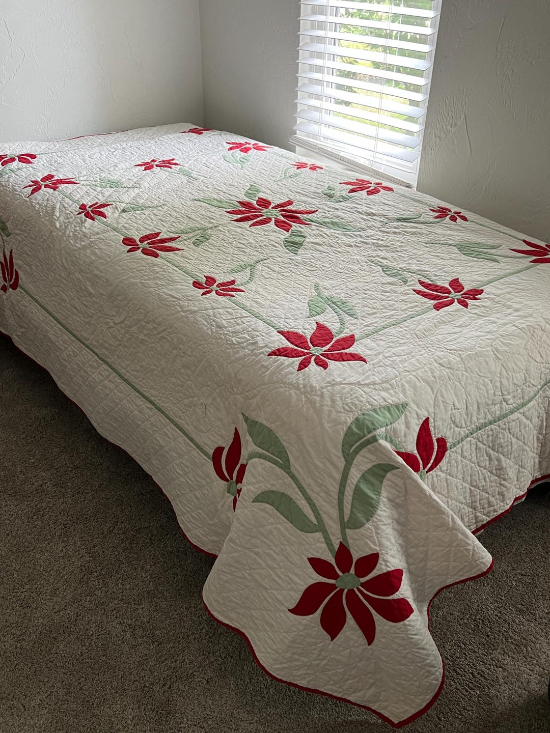 RARE Vintage Appliqué Red Floral Quilt, Hand Quilted, One-of-a-kind ...