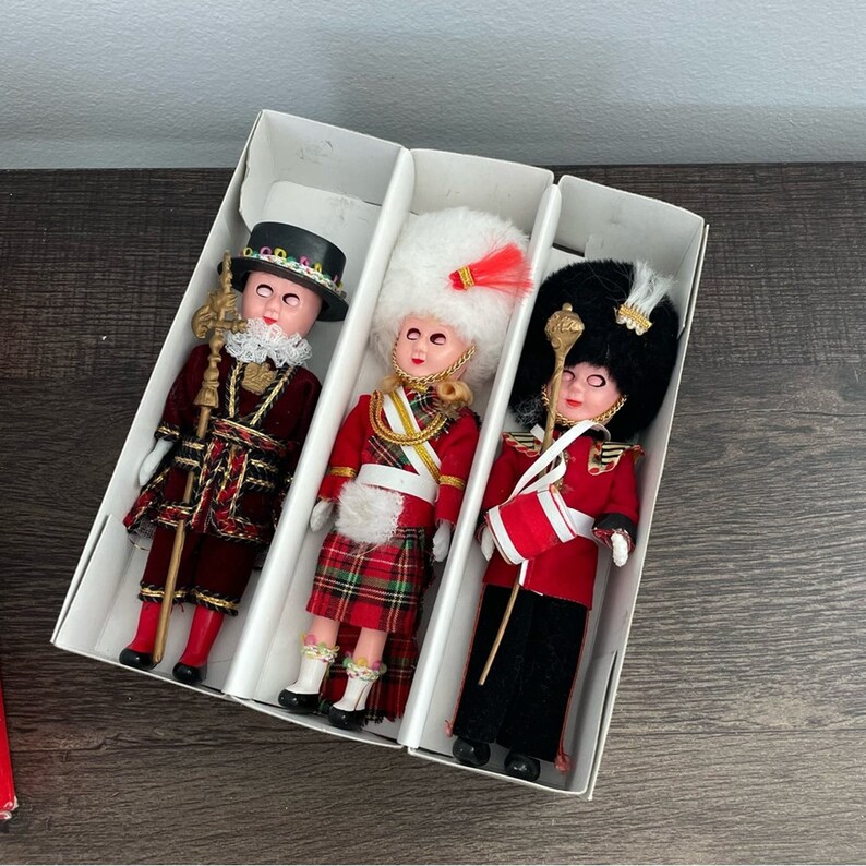 Vintage | the Royal Parade Doll Collection United Kingdom England ...