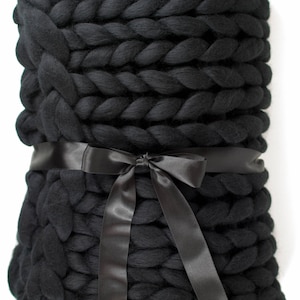 Chunky Knitted Blanket . Dramatic Black Chunky Knit Blanket Merino Wool ...