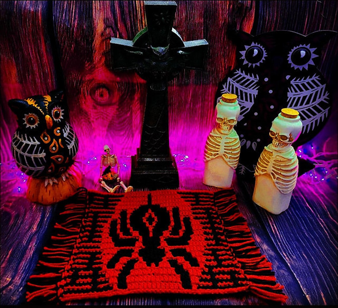 Halloween Series: Web Weaver spider Mosaic Crochet Pattern | Etsy