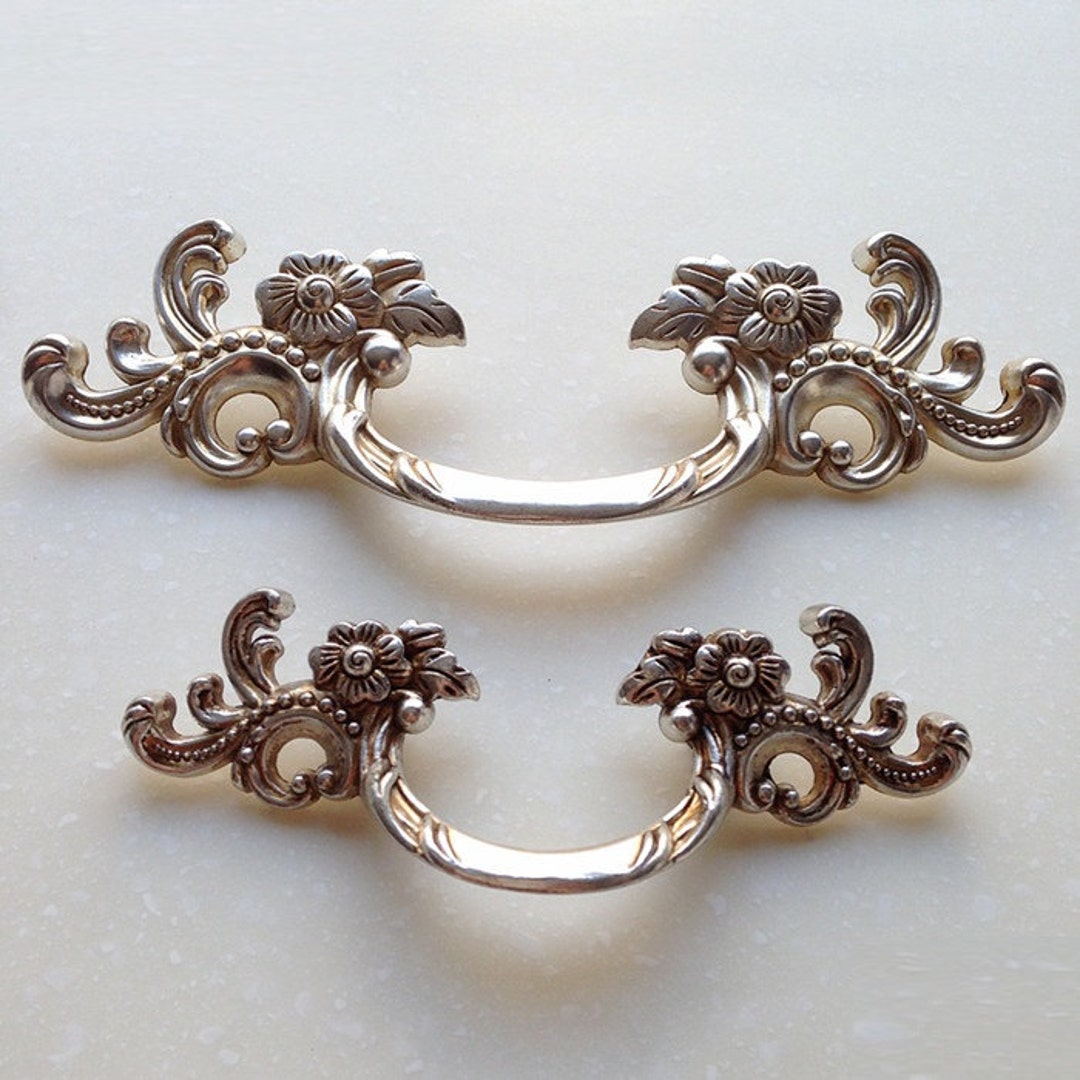 Shabby Chic Dresser Pulls Handles Drawer Pulls Knobs Antique Silver ...