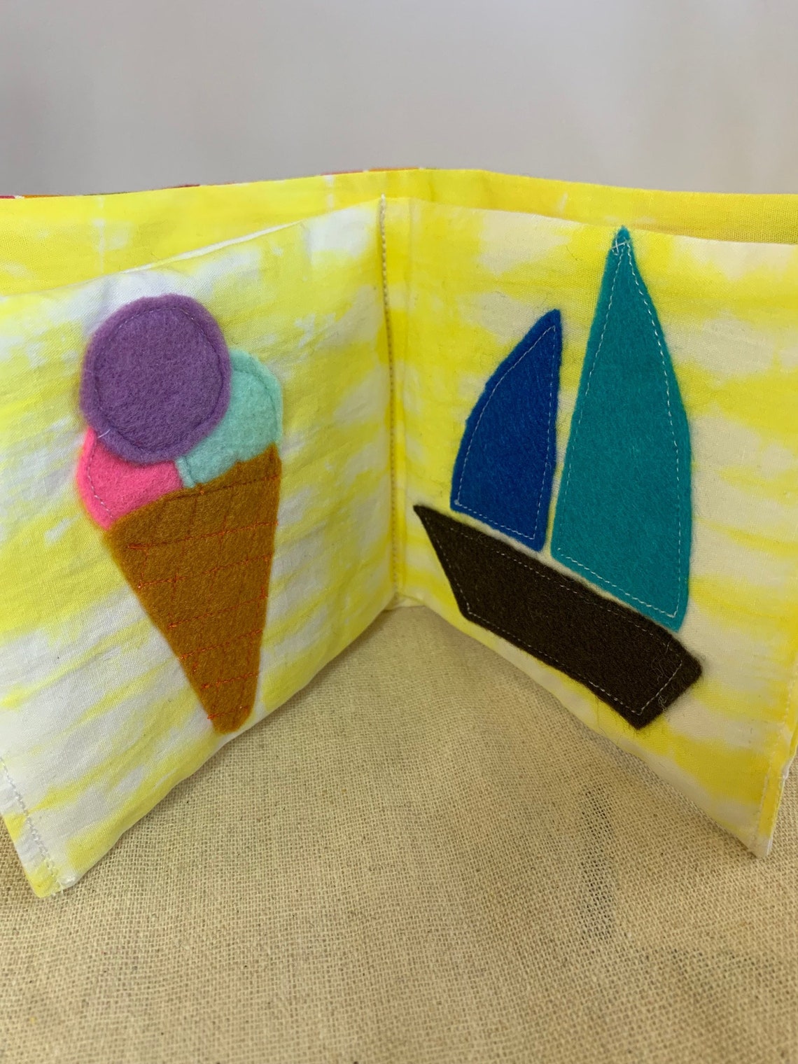 Sensory Book Gift for Baby Tutorial Easy DIY Gift for Baby Baby Sensory ...