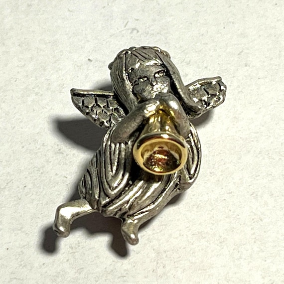 Vintage DM Daria Angel with Trumpet Pin Brooch - Gem