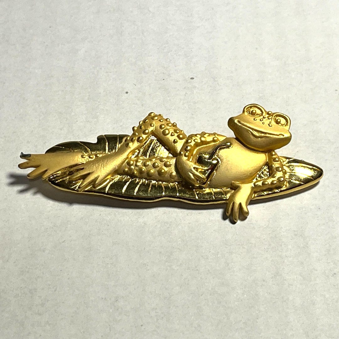 JJ Gold Tone Frog on Leaf Lapel Pin Brooch - Etsy