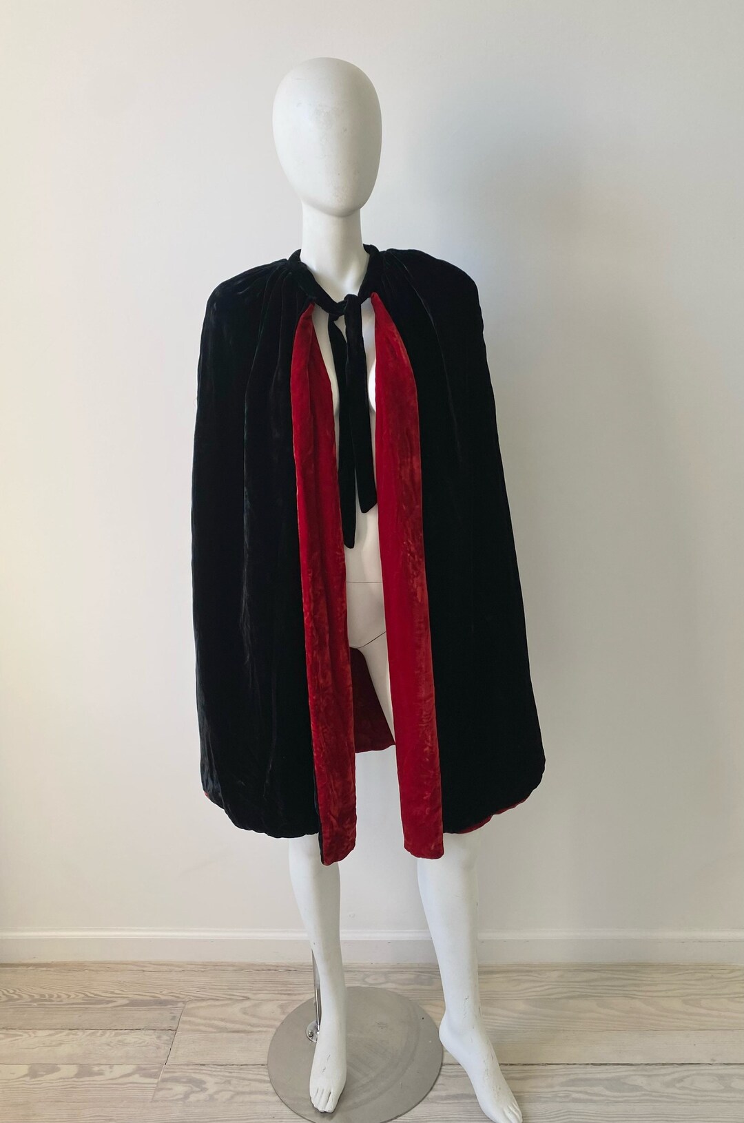 1930s Cape / 30s Reversible Black and Red Silk Velvet Cape / - Etsy