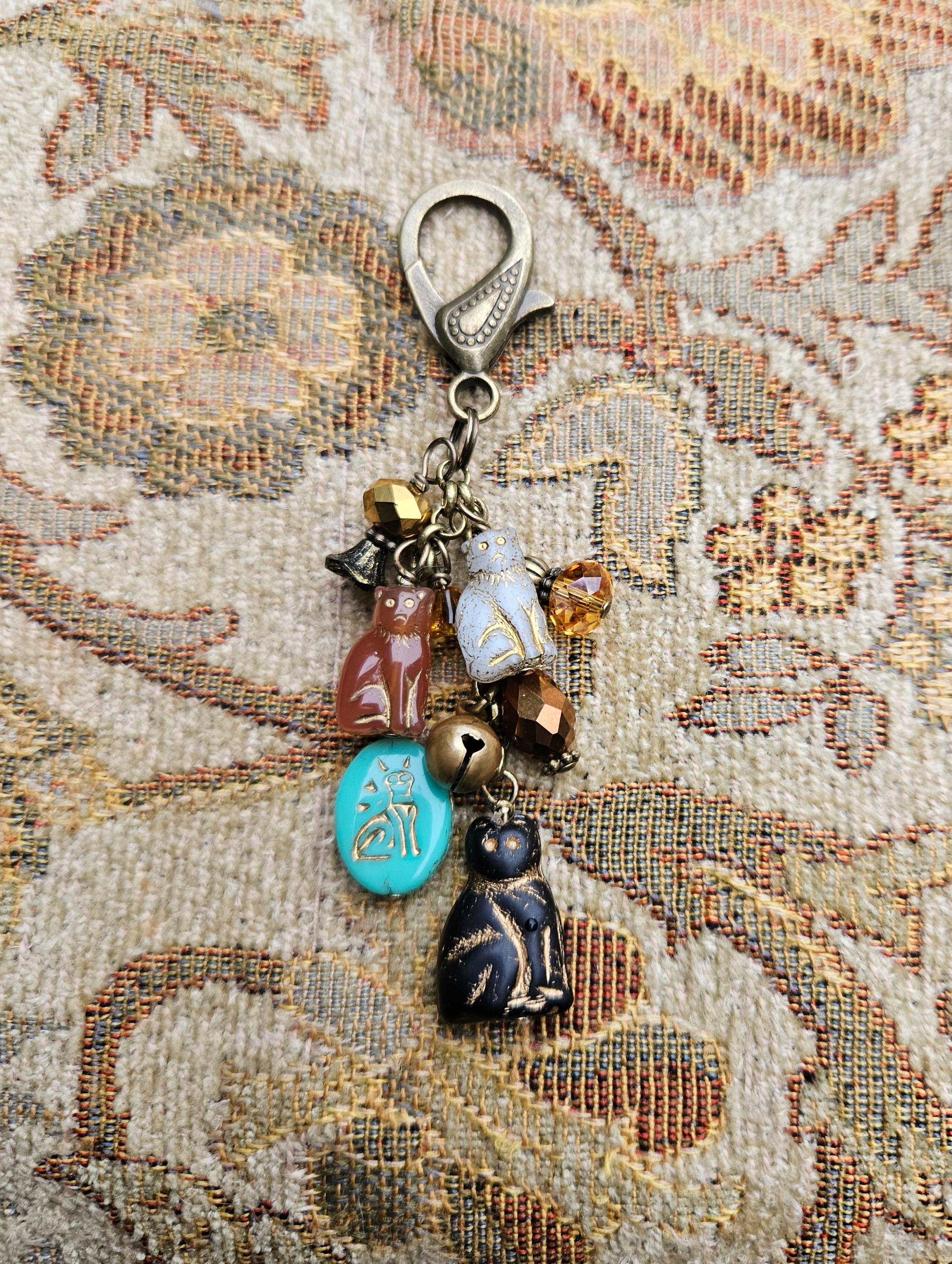 Beaded Cat Purse Charm: Czech Glass, Antiqued Bronze Bells - Etsy