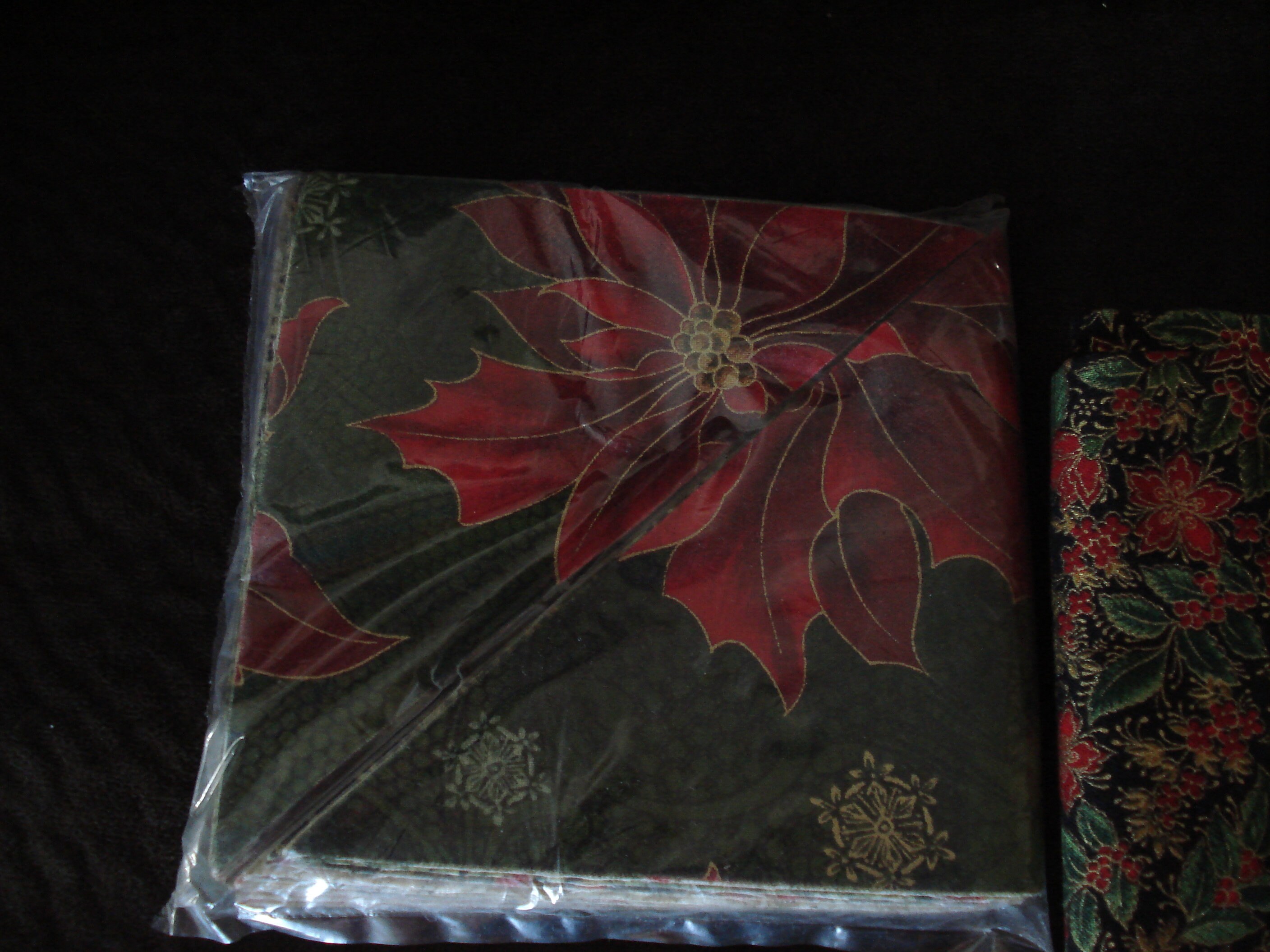 Pinwheel Posies Table Runner Kit by Brandywine Designs - Etsy
