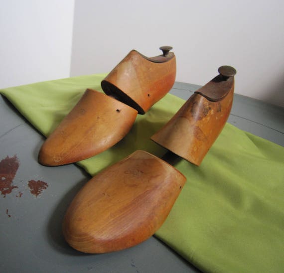 Wooden Shoe Molds 7 1/2, Wood Shoe Molds, Set of Two - Gem