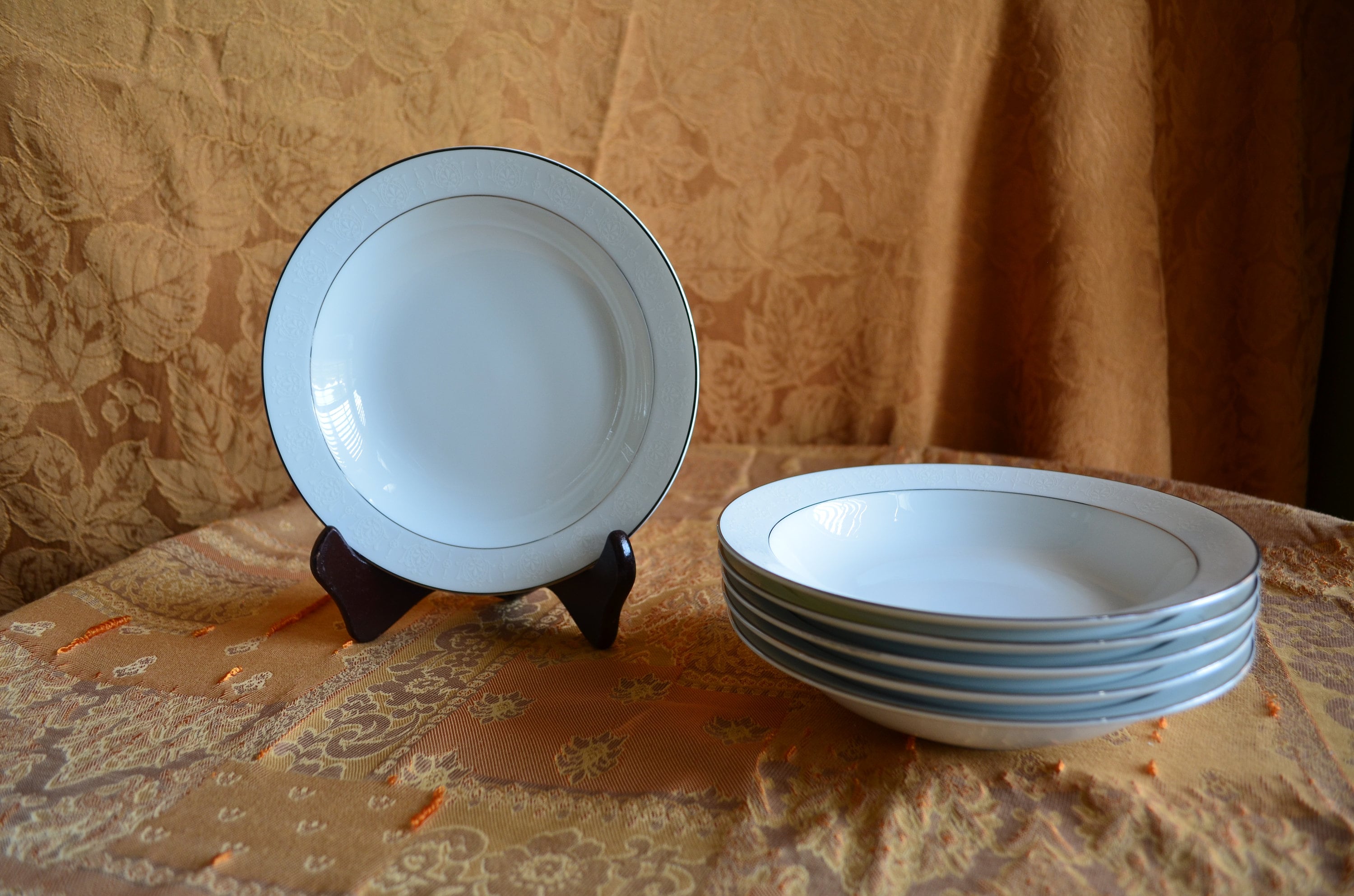30 Pc Crown Empire China Set, Princess, Dinner Plates, Salad Plates ...