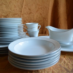 30 Pc Crown Empire China Set, Princess, Dinner Plates, Salad Plates ...
