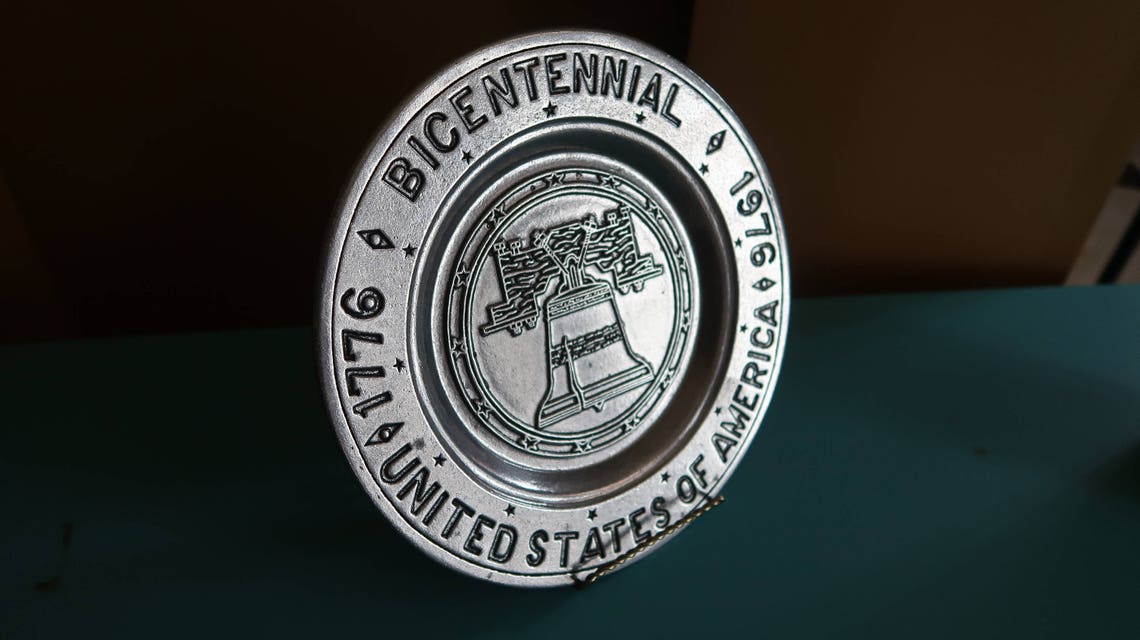 Bicentennial United States of America Decorative Metal Plate, 1976 ...