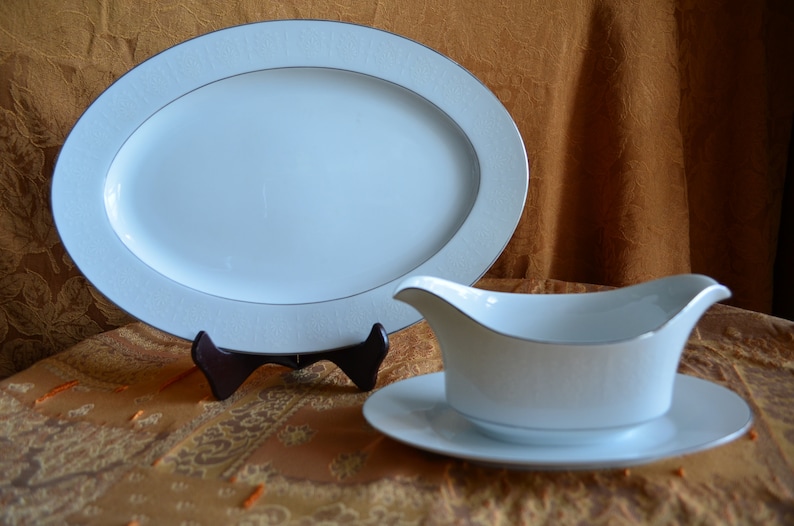 30 Pc Crown Empire China Set, Princess, Dinner Plates, Salad Plates ...
