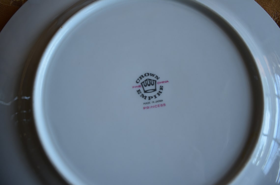 30 Pc Crown Empire China Set, Princess, Dinner Plates, Salad Plates ...