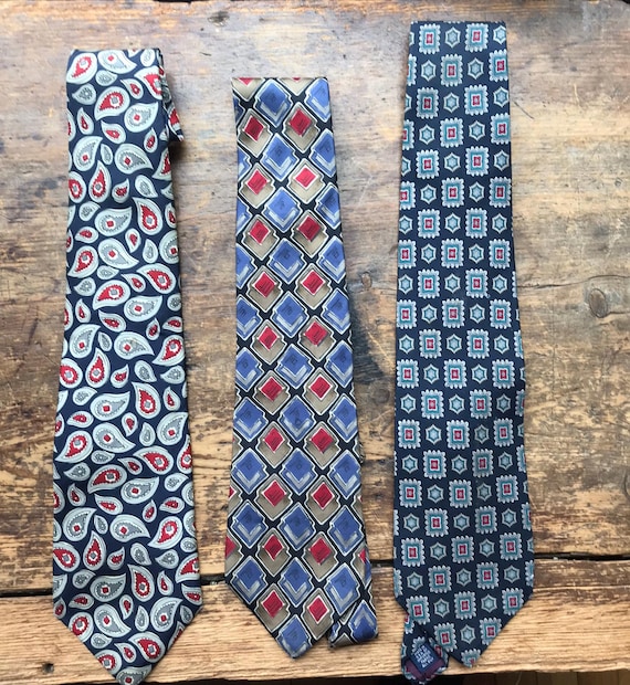 Vintage Men's Ties = set of 3 ties - vintage 1970's - Gem