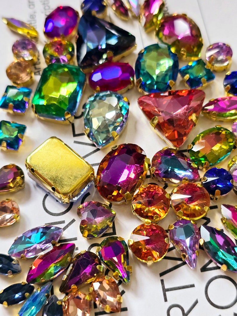 50 Mixed Multicoloured Colours Set Sew on Crystals Glass Diamante Gold ...