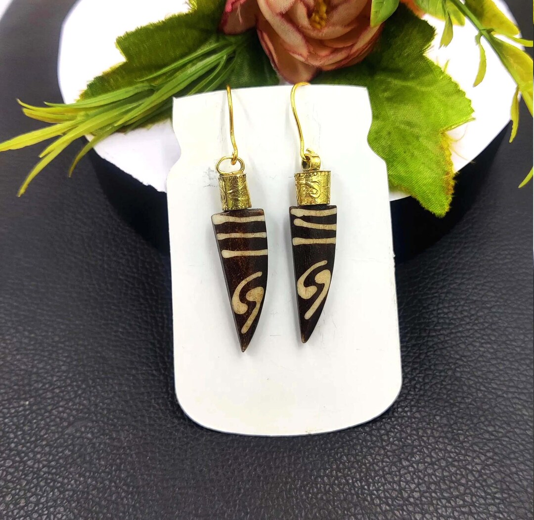 Ethically Sourced Buffalo Bone Whirlwind Motif Knife Earrings & Pendant ...